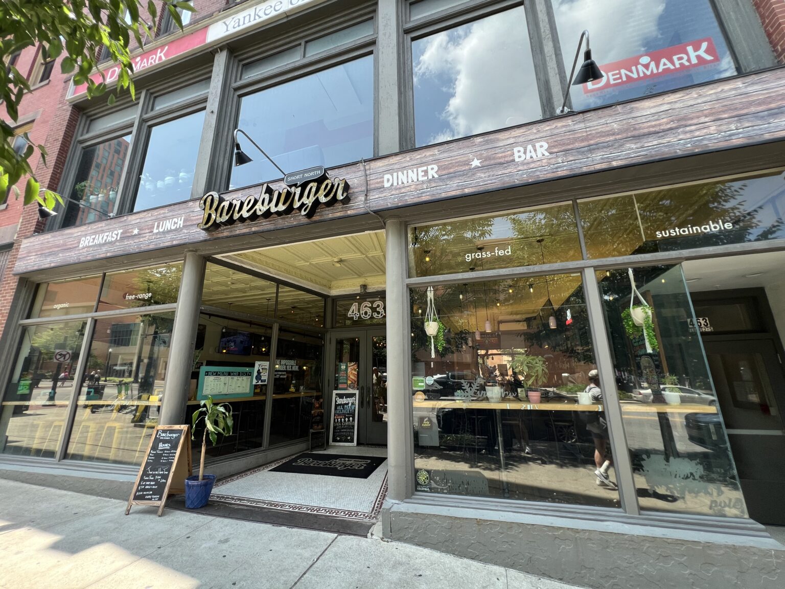 Hank's Low Country Seafood & Raw Bar - Downtown Columbus