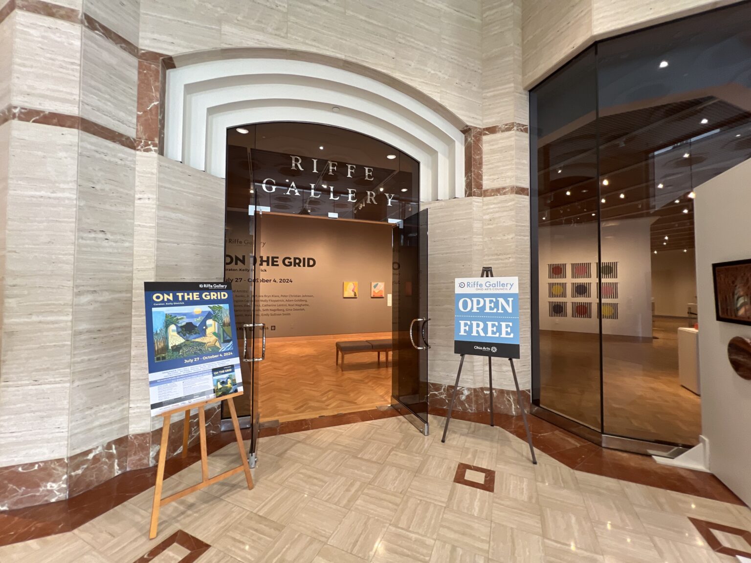 Hank's Low Country Seafood & Raw Bar - Downtown Columbus