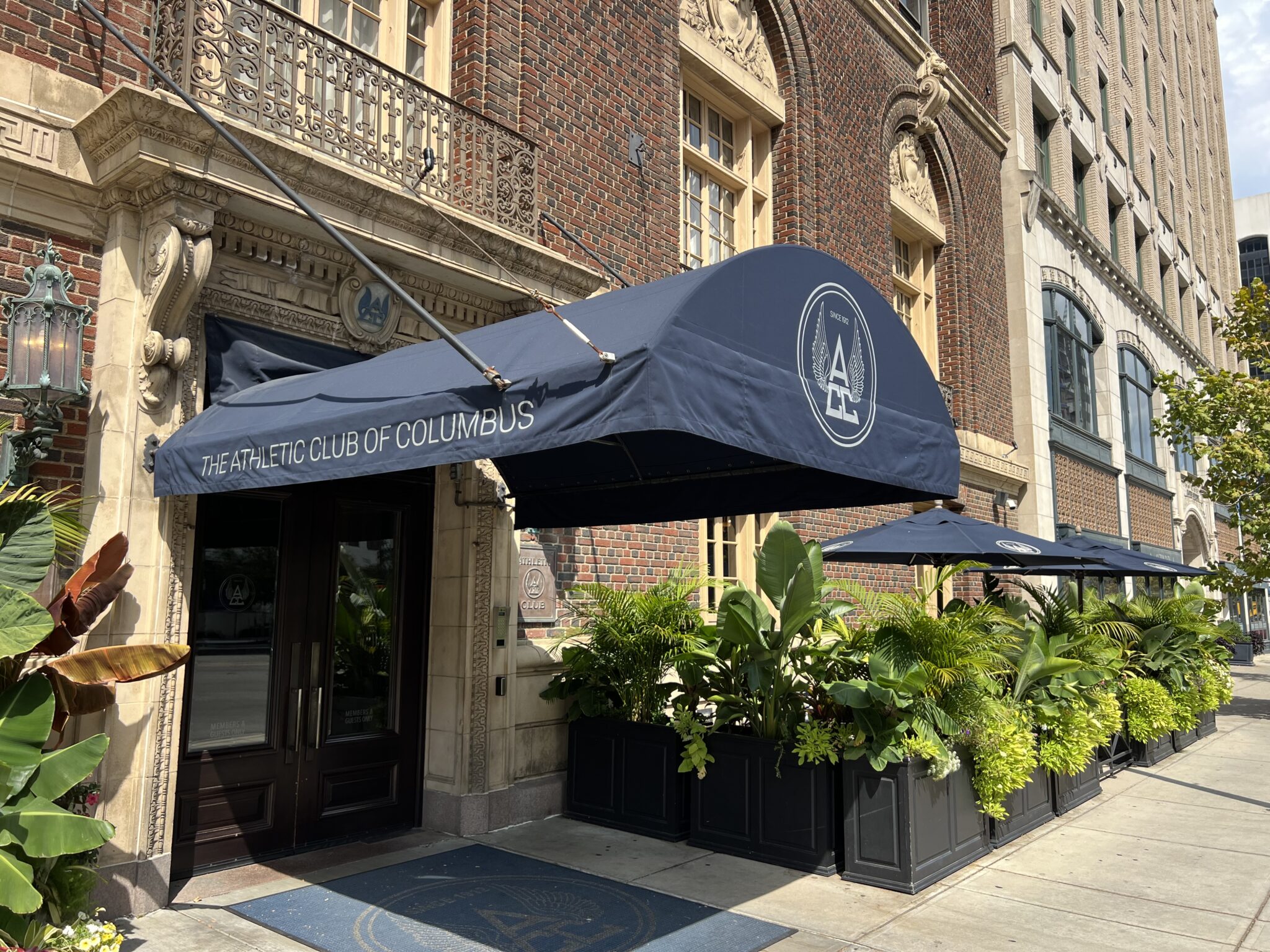 Hank's Low Country Seafood & Raw Bar - Downtown Columbus